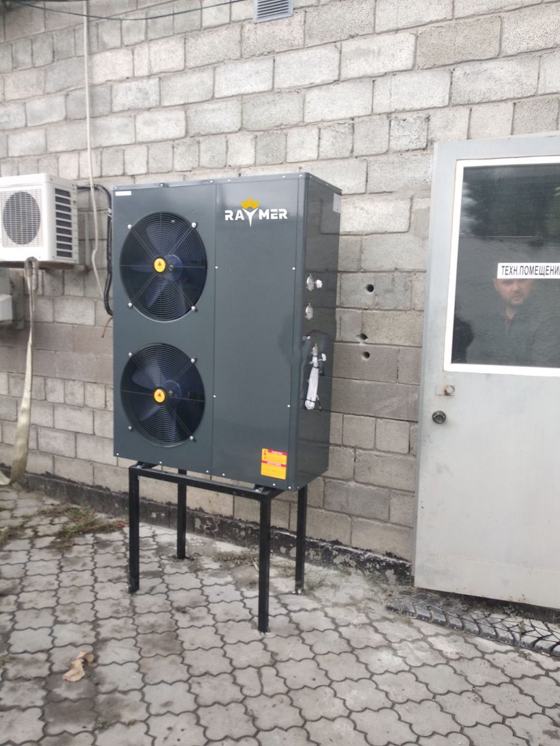 Raymer FA heat pump installation-05 (19 kW), monoblock for tire fitting